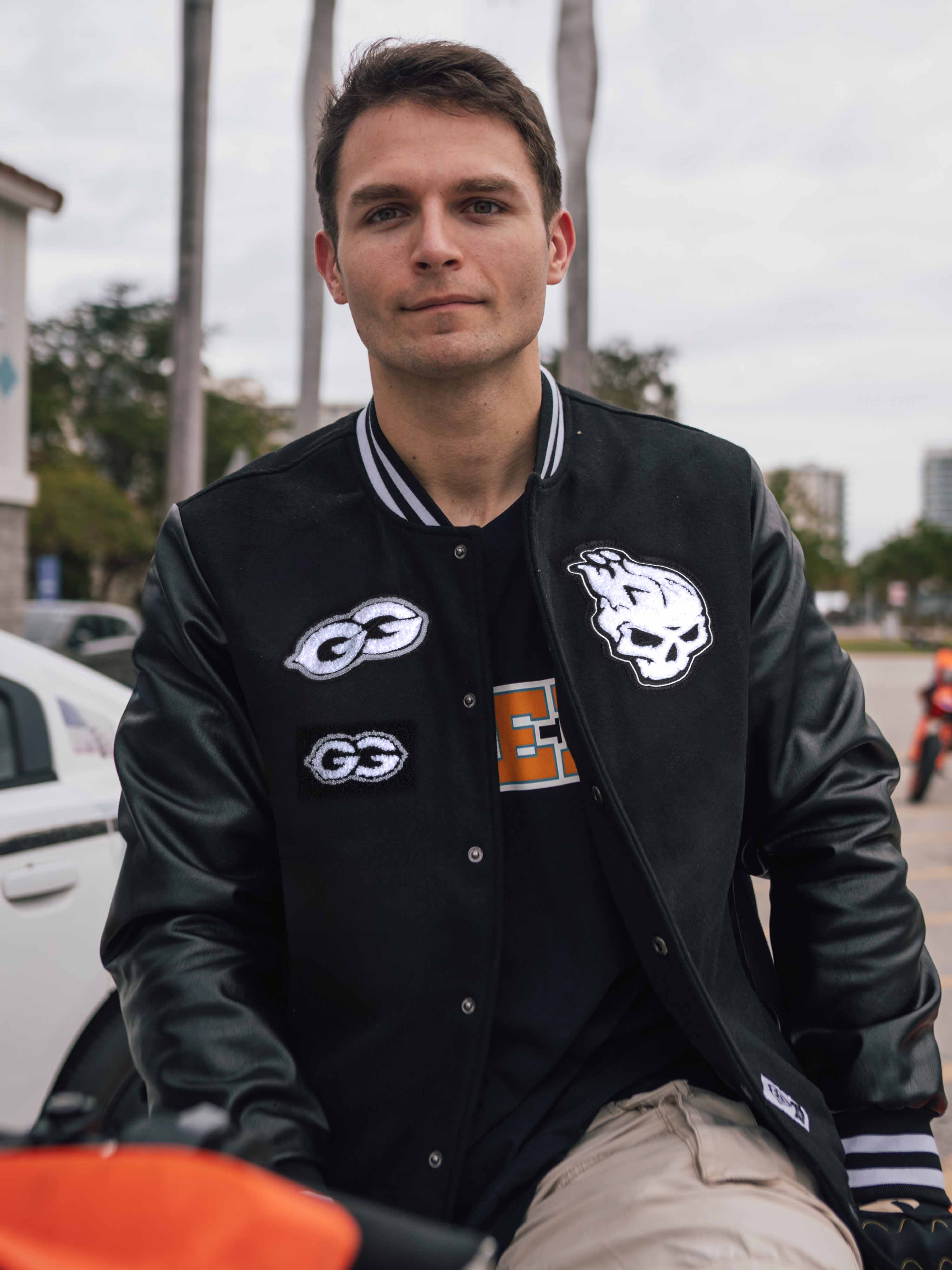 College Essential Jacket Black